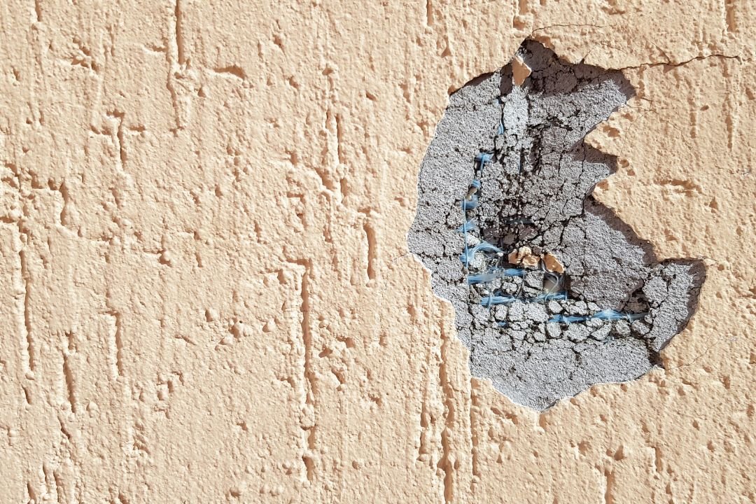 Moving Mishaps: How To Repair Wall Damage Post-Move